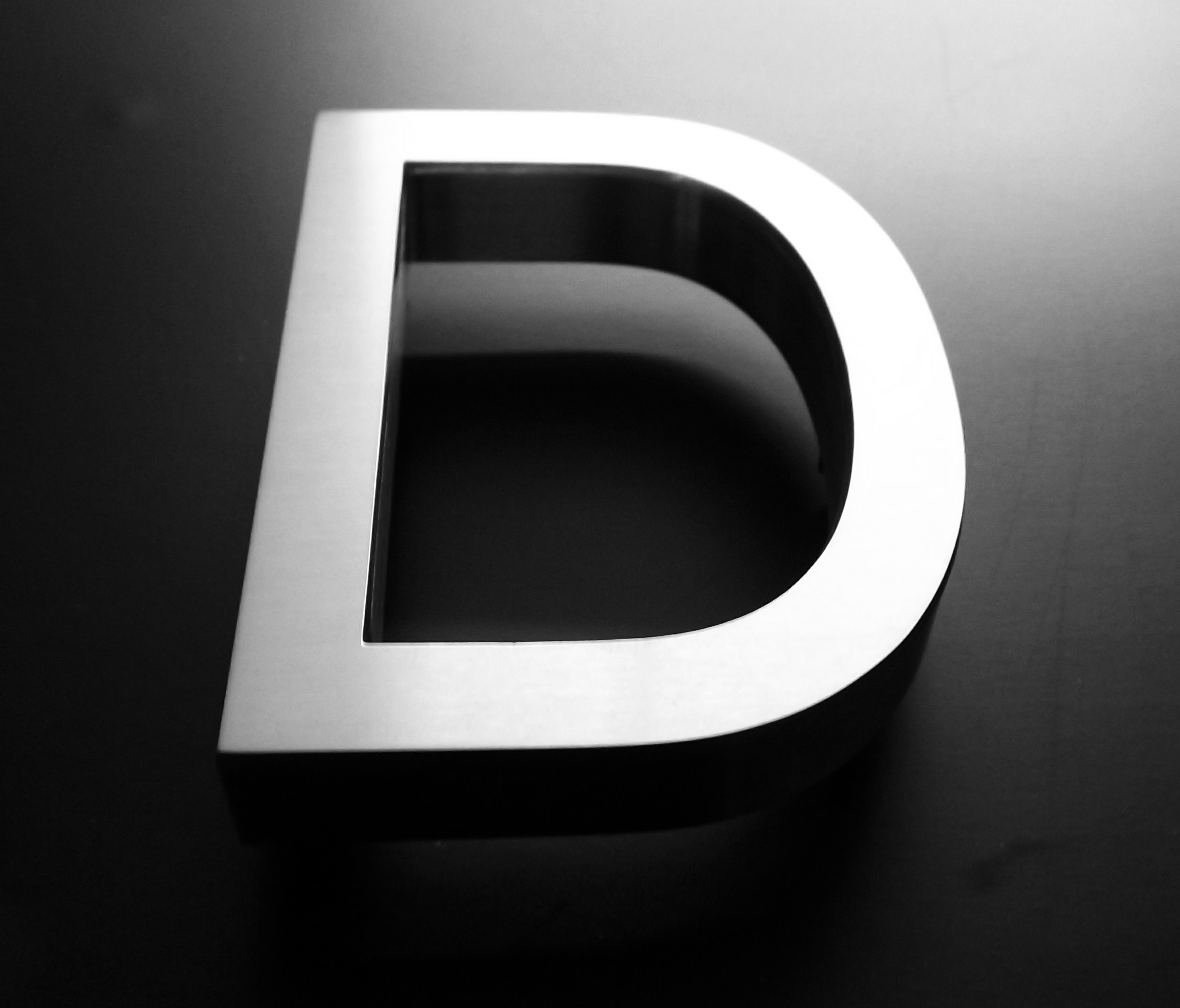 letter-d4 | METAL LETTERS