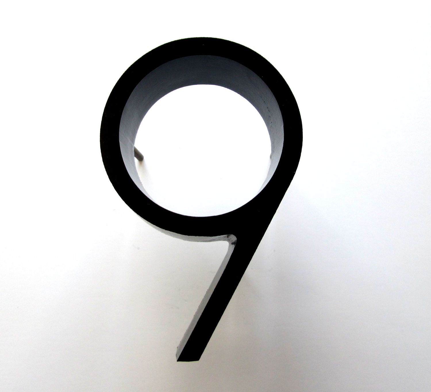 Cast Metal House Numbers in A Ribbon Deep Font. | METAL LETTERS